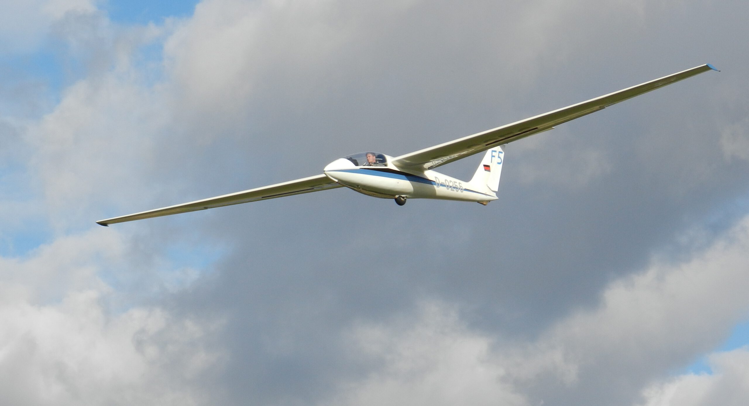 SZD 32A „Foka 5“ – Segelflugverein Wolfen e.V.